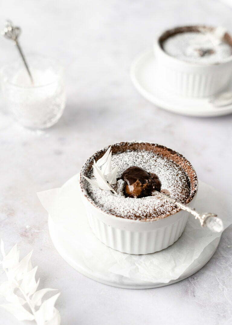 Lava cake z lešnikovo moko – Nina Zorčič
