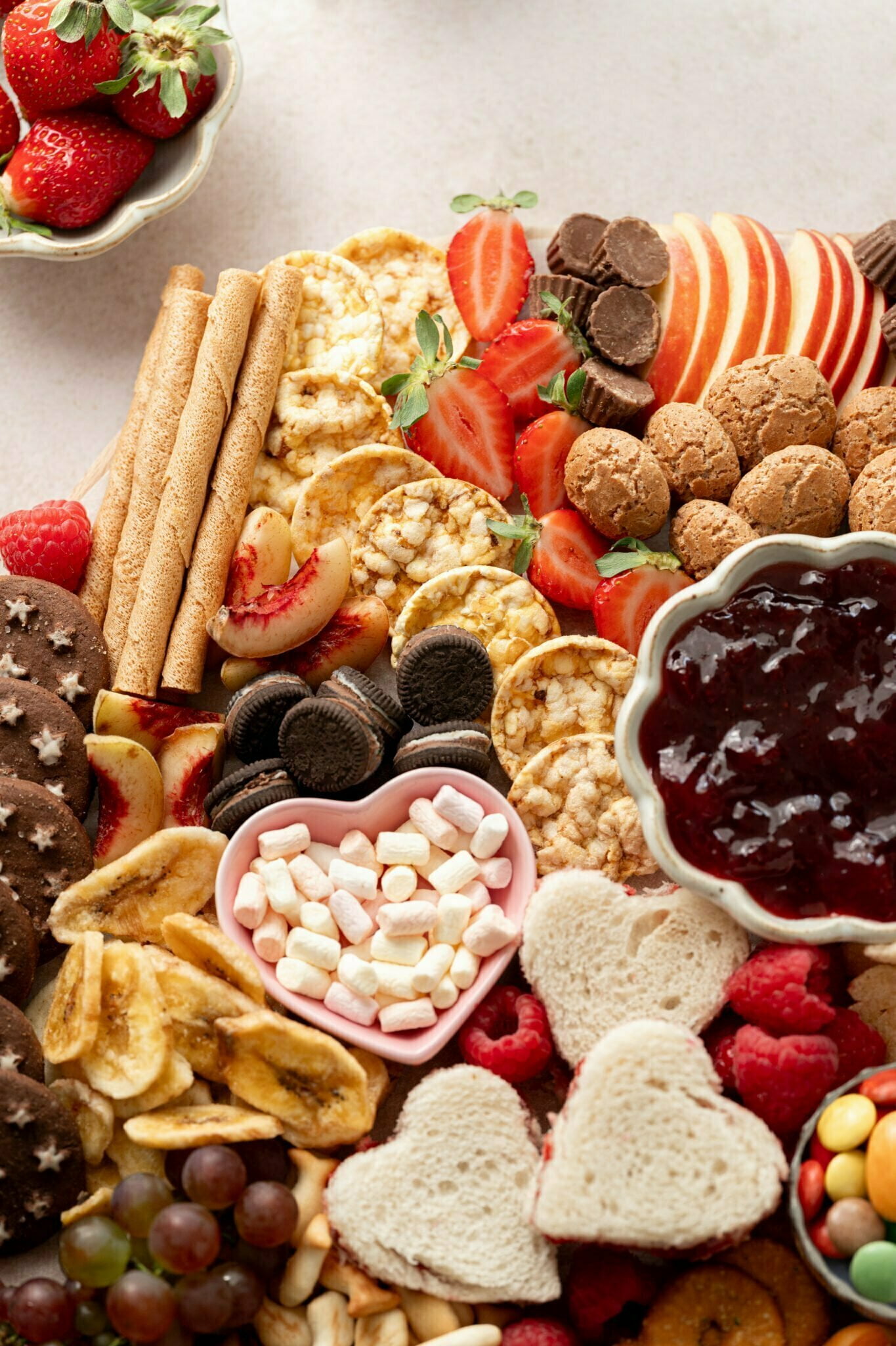 Sladki narezek/gurmanska plošča + ideja za marmeladne srček sendviče ...